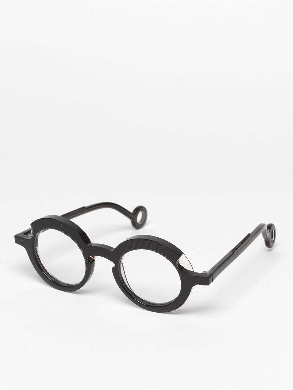 Theo – Page 2 – I Visionari