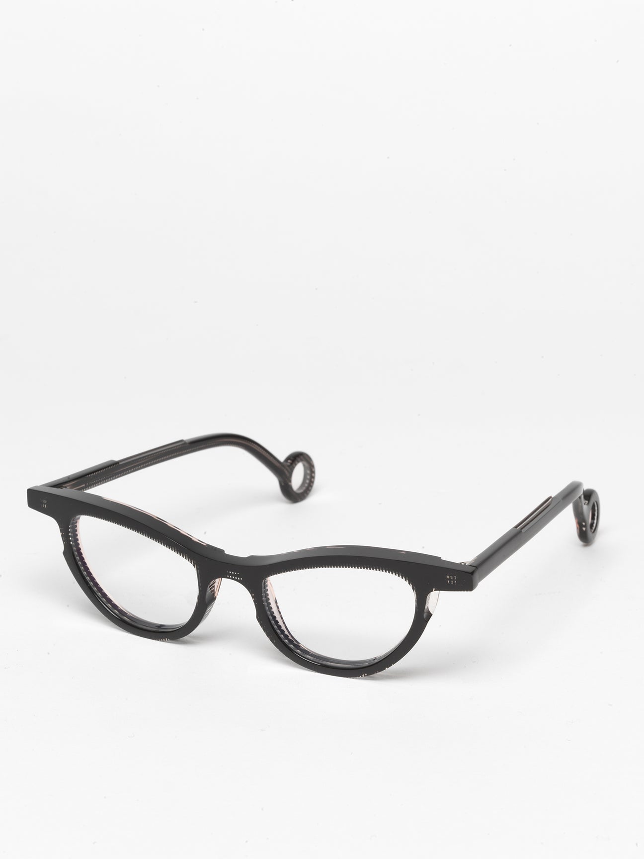 Theo – Page 2 – I Visionari